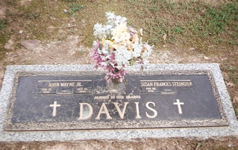 John Wayne Davis Jr 1961 2004 Monumento Find A Grave
