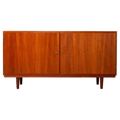 Teak Mid Century Modern Low Sideboard At 1stdibs