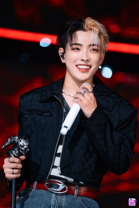 [포토스케치] 자유로운 신세계 속으로 Ateez 홍중 Kpop Fotos Konzert