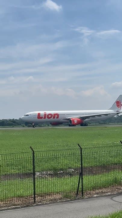 Pesawat Jumbo Lion Air A330 Takeoff Aviation Planespotter Lionair