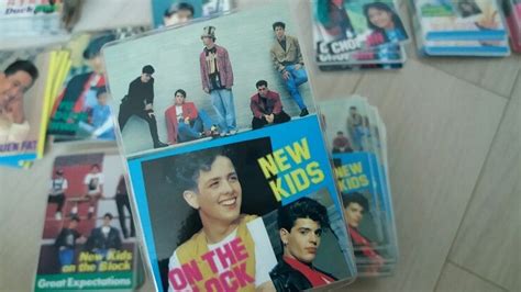 저 아크릴 스탠드 란거 볼때마다 딱 옛날 옛적 연예인 책받침 생각남 오덕양성소 에펨코리아