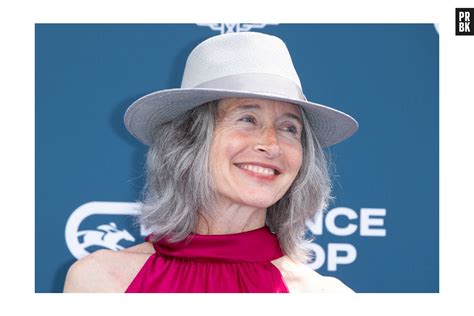 Foto Anne Brochet Foto Da Atriz Francesa Em 2023 Purebreak