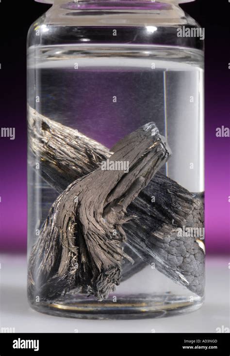 Strontium Sr Stockfotos Und Bilder Kaufen Alamy
