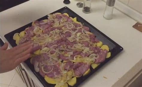 Мясо по французски из свинины 7 рецептов приготовления с картошкой в духовке
