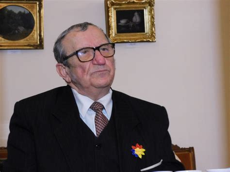 Mircea Popa Mitul Împăratului Traian La Români Revistă De Cultură