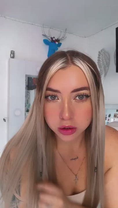 Slide Your Cock Between My Boobs Scrolller