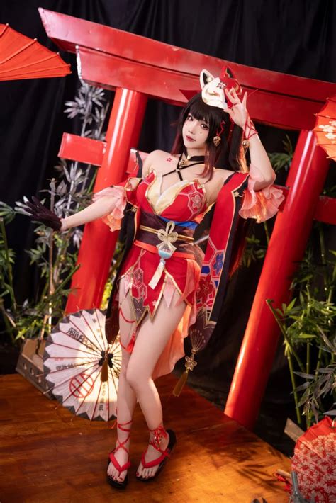 Косплей бойца поддержки Sparkle из Honkai Star Rail от Yuki Astra — Gameye