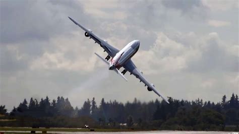 Boeing 747 Cargo Plane Spectacular Take Off