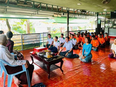 ဝါလကင်းလွတ် သီတင်းကျွတ်တွင် ကြာပန်းအိမ် စားသောက်ဆိုင်