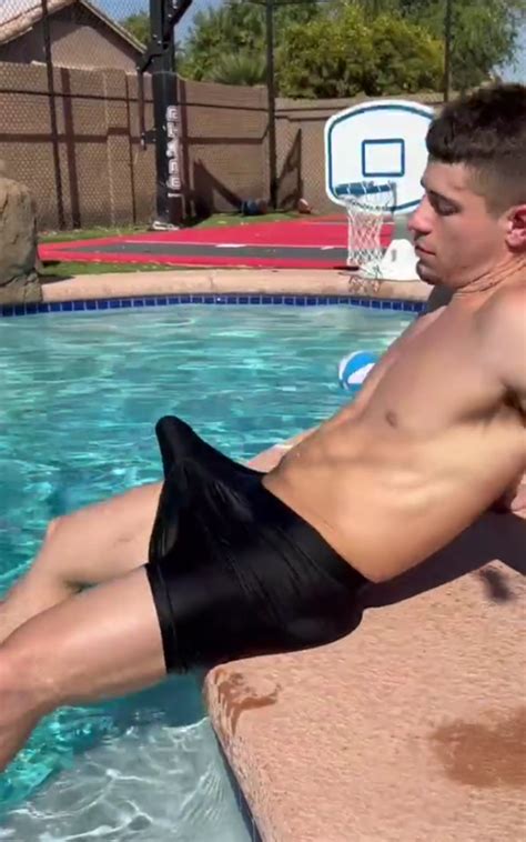 Tent Erecting At The Pool Houtex2019