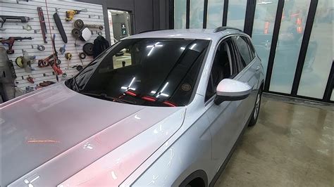 폭스바겐 신형 티구안 깨진 앞유리교체 차유리수리 이후 열처리 경화건조를 처리하는 영상입니다 앞유리 흘러내림 처짐 들뜸 물샘등이 유리교환이후 방지하도록 합니다 설명