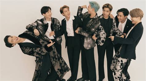 400 Bts Group Photo Wallpapers