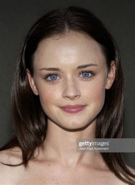 Pin By Lou ️ On Alexis Bledel Rory Gilmore Style Brunette Blue Eyes