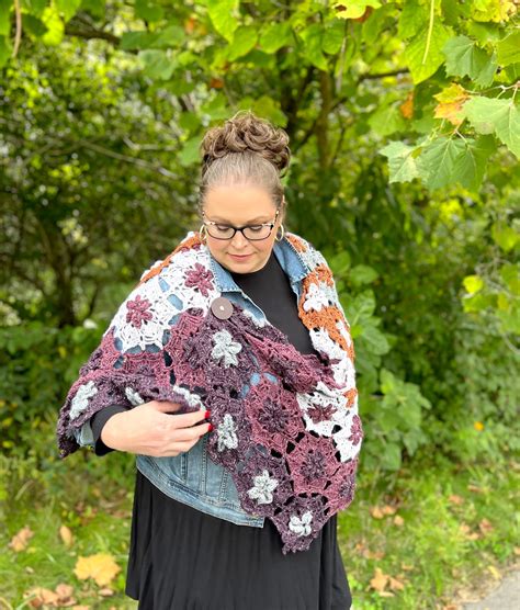 Cute And Cozy Crochet Shawl Pattern The Pelargonium Motif Marly Bird