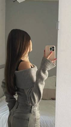 Girly Mirror Selfie Poses