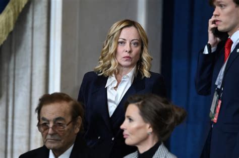 Nga Melania Te Ivanka Dhe Giorgia Meloni Veshjet Më Ikonike Nga Betimi I Trump Si President