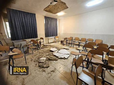 ریزش سقف مدرسه در اصفهان عکس مصدومیت و انتقال ۵ دانش‌آموز به