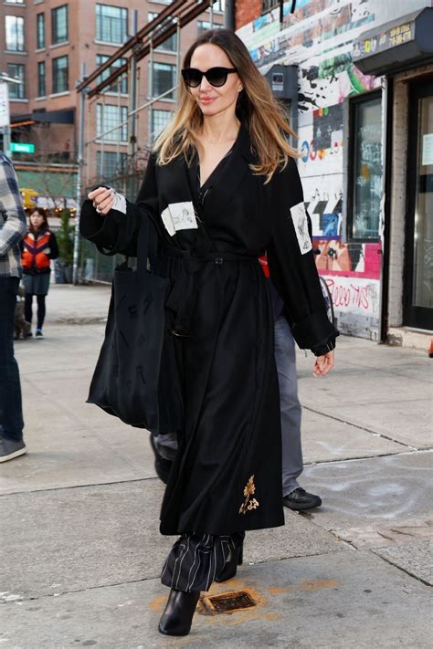 Angelina Jolie Clothes And Outfits Star Style Celebrity Fashion