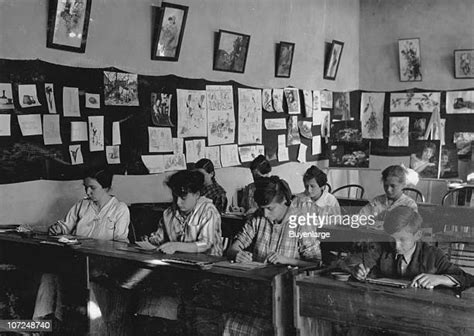 Deaf Classroom Photos And Premium High Res Pictures Getty Images