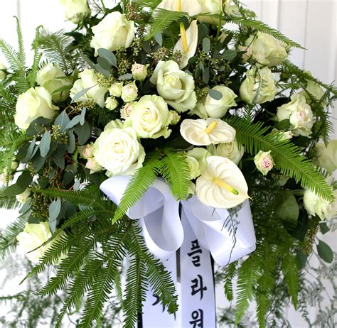 근조화환디자인화환 디자인 근조 화환 특별한 백장미 조문화환 아름다웠다고 마음 전하는 날 꽃배달 플라워119꽃배달서비스 근조화환디자인화환 디자인 근조 화환