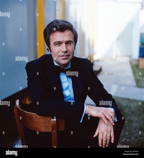 Rainer Holbe Deutscher Fernsehmoderator Journalist Und Autor