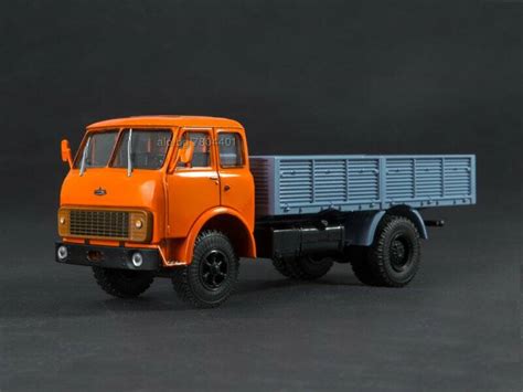 МАЗ 5335 бордови 1977 - мащаб 1:43 на Наши Грузовики моделът е нов в ...