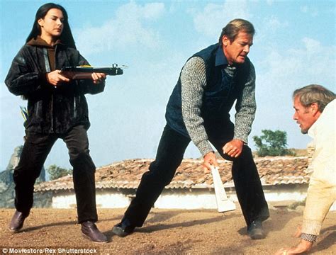 The 77 Most Iconic Bond Girl Outfits Revealed Artofit