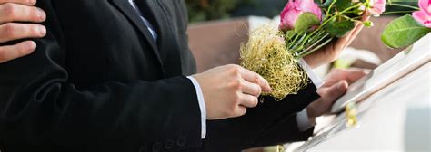 What Is The Proper Etiquette For A Memorial Service Fox And Weeks
