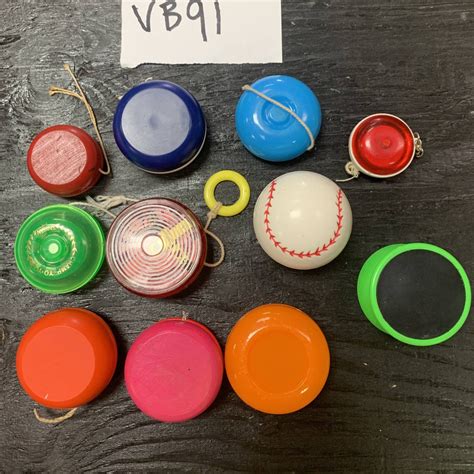 Vintage Lot Of Advertising Beginner Novelty Yo Yos Various Styles A