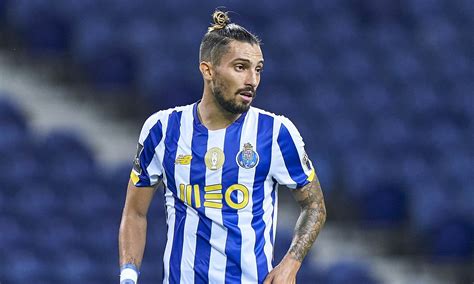 پیشنهاد جدید منچستریونایتد برای الکس تلس به دست پورتو رسید طرفداری