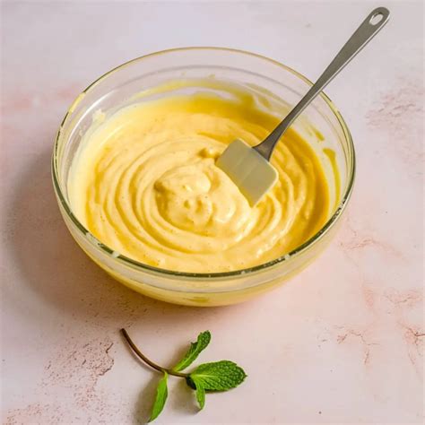 Cheesecake Tartlets With Raspberry Center A Quietly Beautiful Dessert Pin Desserts