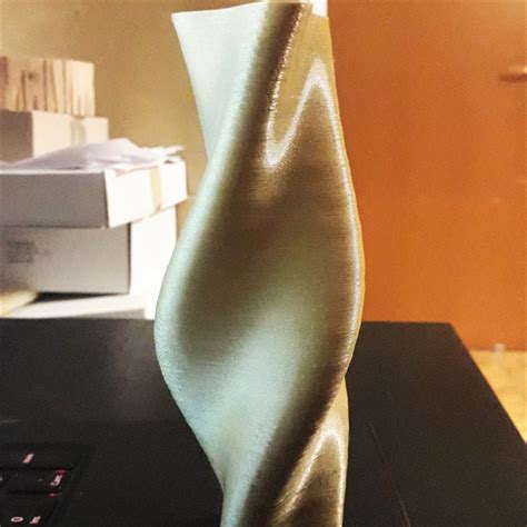 3d Printable Triangular Based Twisted Vase By Diode Maker