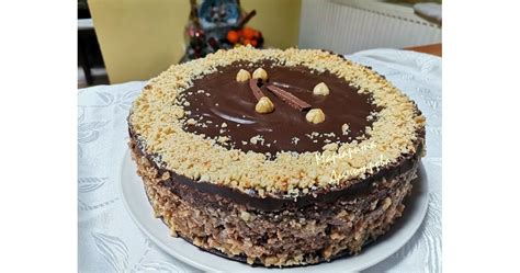 Шоколадова торта с лешници