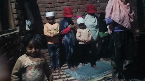 Namaz Sikhte Chote Bache Youtube