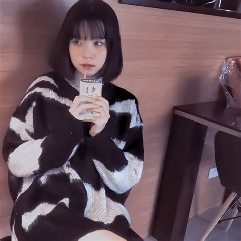 Yn11 Ss Instagram Girl Coding