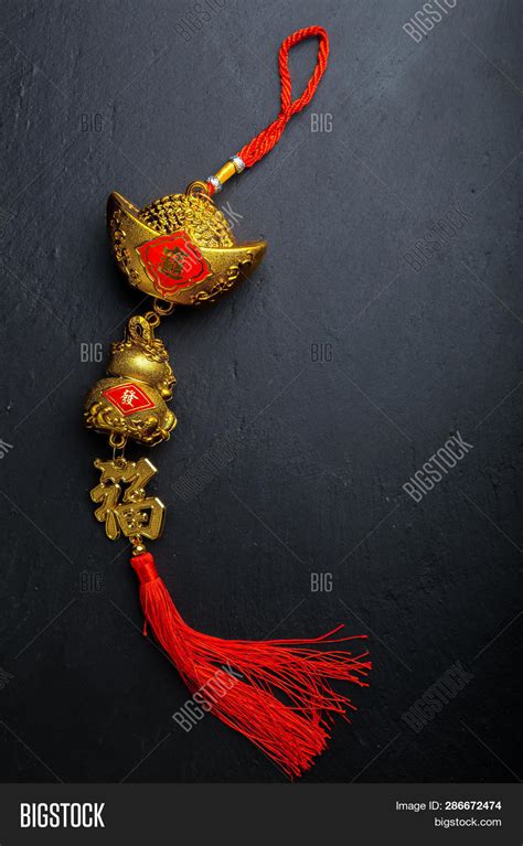 Auspicious Definition