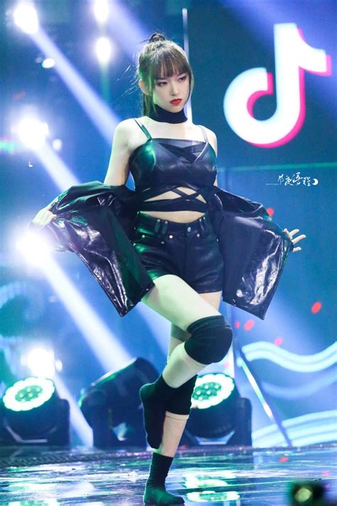 cheng xiao masked dancing king s3 fan taken snap dễ thương cười