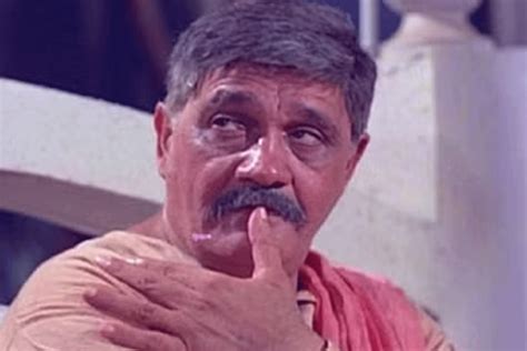 इस अभिनेता ने विधवा औरत पर रहम खाकर उसकी बेटी से की थी शादी Bollywood