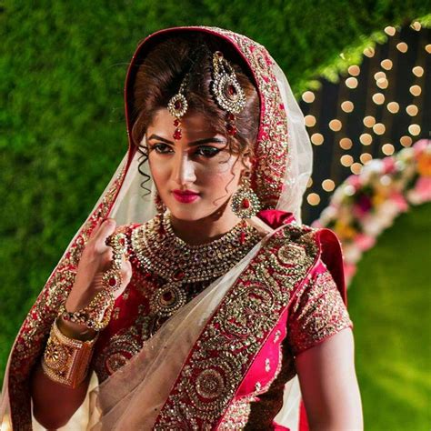 Srabanti Chatterjee Hot HD Photos Hot Cutey Smiley Sharee