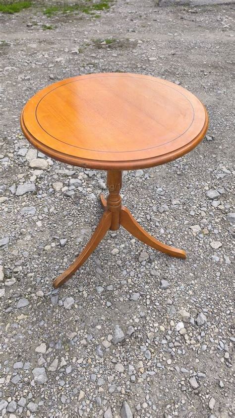 Малка дървена масичка Друга мебел Мебели за дома и офиса Търговище