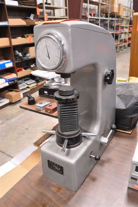 Rockwell Model Hr 150a Bench Top Hardness Tester Sn 0236 1990