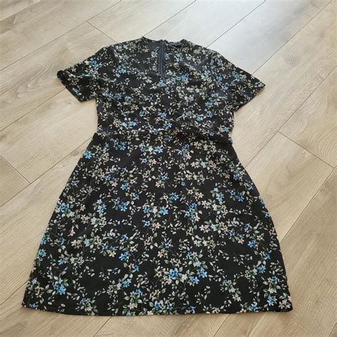 Легке плаття в квітковий принт — ціна 220 грн у каталозі Короткі сукні Купити жіночі речі за