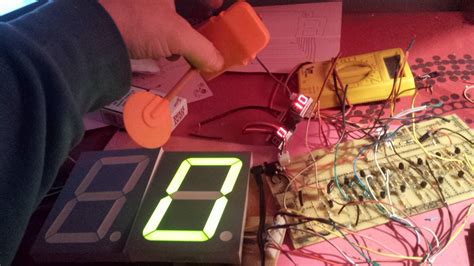 Outils Fab Comp Fabriquer Un Afficheur Led Segment Chiffres Et Le Connecter A Un Compteur