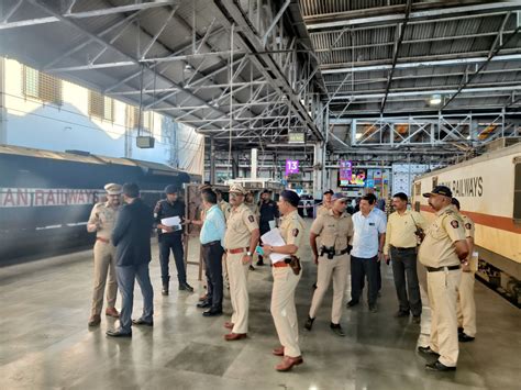 Mumbai Over 250 Jawans Conduct Security Drill At Csmt