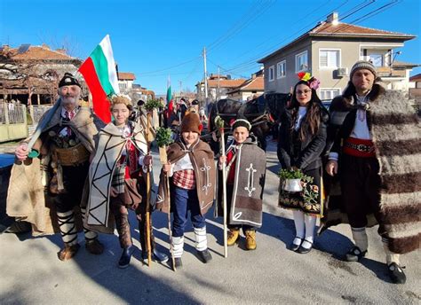 Коледари оживиха улиците на Велинград Велинград Новини и актуална