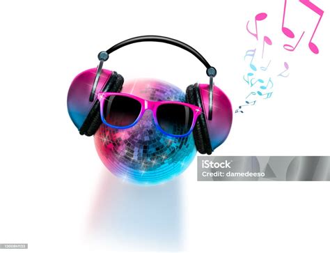 Dj 디스코 댄스 음악 클럽 파티 거울 공 Dj에 대한 스톡 사진 및 기타 이미지 Dj Listening Party Mp3 플레이어 Istock