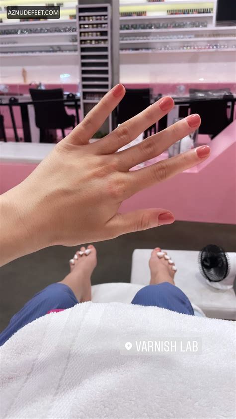 Amara Vayder Feet Aznudefeet