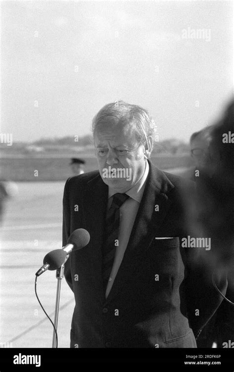 80 1723 Lord Christopher Soames Former Governor Of Southern Rhodesia