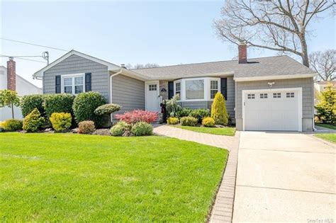64 Atlantic Ave Massapequa Park Ny 11762 Mls L3395434 Coldwell Banker