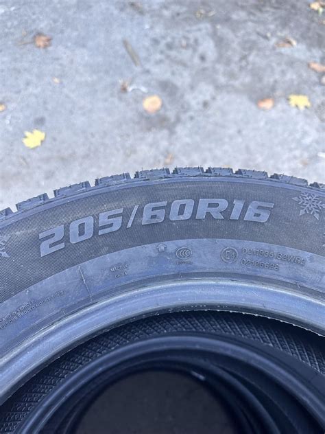 Комплект нових шин 205/60 R16, ідеальний стан,2023 рік, не їздили: 2 ...
